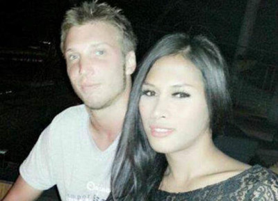 Cuoco fa a pezzi la fidanzata, poi inizia a cucinarla. Alla fine si ...