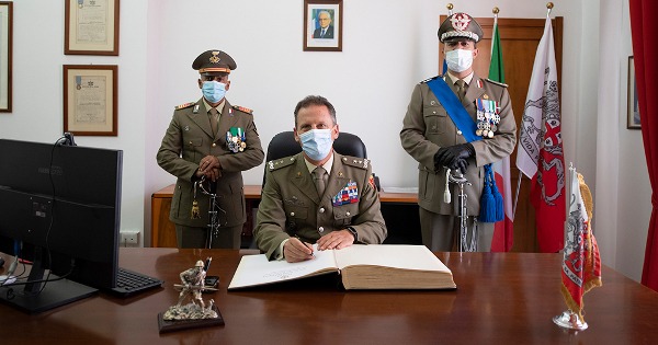 Brigata Sassari, il Colonnello Levato cede il comando al Generale Bossa ...